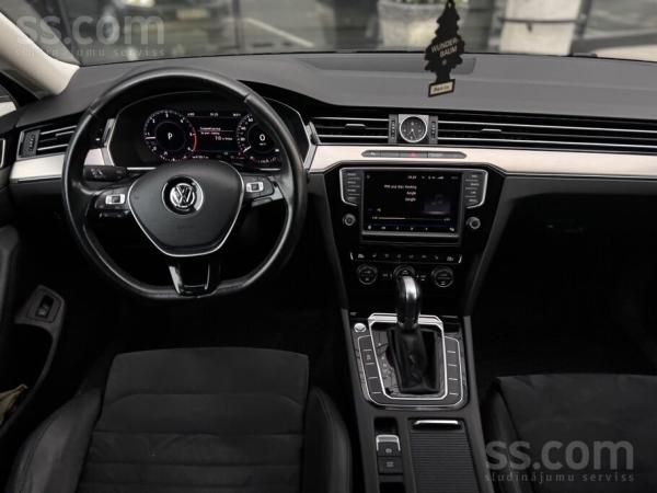 Grey Volkswagen Passat B8 2017 in Riga, with an engine capacity of 2.00 L and mileage of 130 thousand km for 15500 €, photo 6 on AUTOMOTO.COM.LV