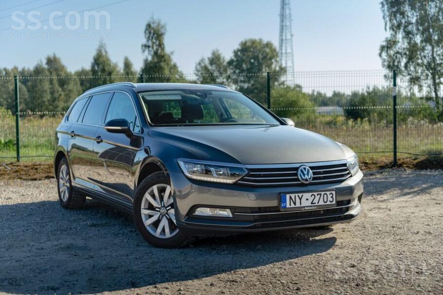 Grey Volkswagen Passat B8 2017 in Riga, with an engine capacity of 2.00 L and mileage of 253 thousand km for 12890 €, photo 4 on AUTOMOTO.COM.LV