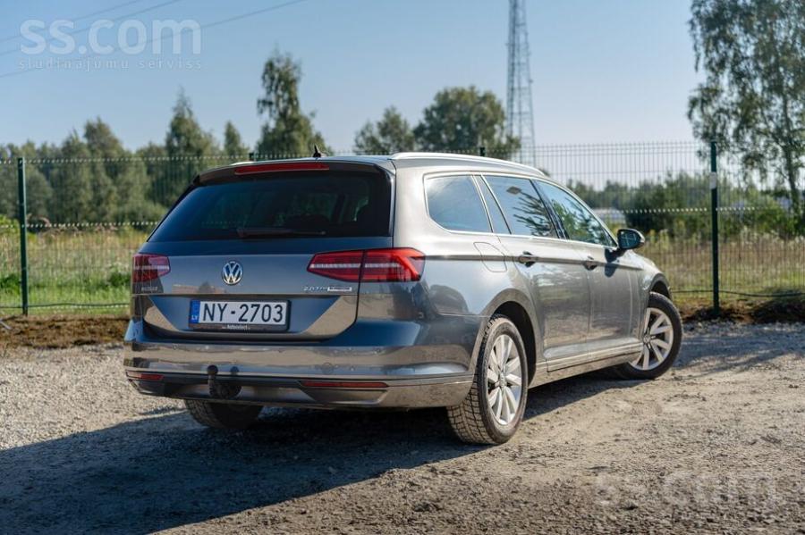 Grey Volkswagen Passat B8 2017 in Riga, with an engine capacity of 2.00 L and mileage of 253 thousand km for 12890 €, photo 7 on AUTOMOTO.COM.LV