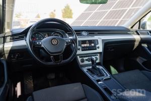 Grey Volkswagen Passat B8 2017 in Riga, with an engine capacity of 2.00 L and mileage of 253 thousand km for 12890 €, photo 8 on AUTOMOTO.COM.LV