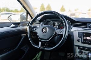 Grey Volkswagen Passat B8 2017 in Riga, with an engine capacity of 2.00 L and mileage of 253 thousand km for 12890 €, photo 13 on AUTOMOTO.COM.LV