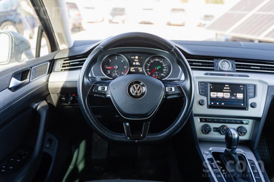 Grey Volkswagen Passat B8 2017 in Riga, with an engine capacity of 2.00 L and mileage of 253 thousand km for 12890 €, photo 16 on AUTOMOTO.COM.LV