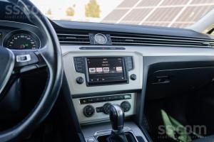 Grey Volkswagen Passat B8 2017 in Riga, with an engine capacity of 2.00 L and mileage of 253 thousand km for 12890 €, photo 19 on AUTOMOTO.COM.LV