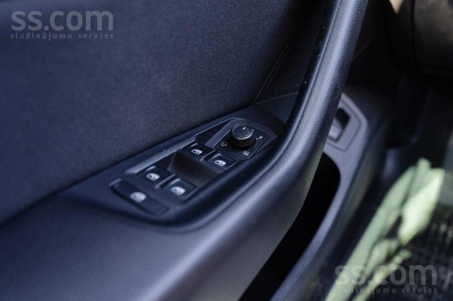 Grey Volkswagen Passat B8 2017 in Riga, with an engine capacity of 2.00 L and mileage of 253 thousand km for 12890 €, photo 24 on AUTOMOTO.COM.LV