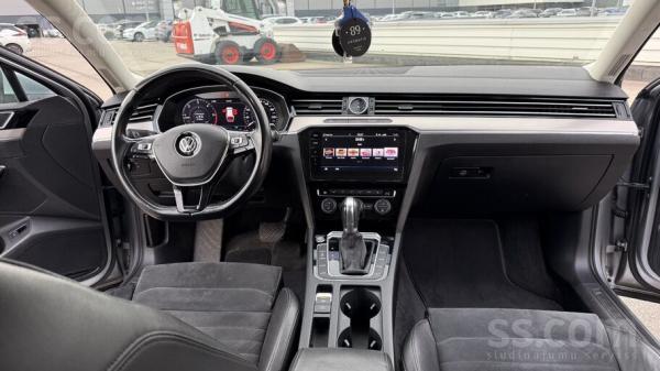 Grey Volkswagen Passat B8 2017 in Riga, with an engine capacity of 2.00 L and mileage of 184 thousand km for 13400 €, photo 11 on AUTOMOTO.COM.LV