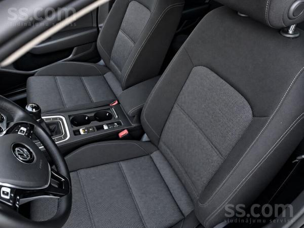 Grey Volkswagen Passat B8 2017 in Riga, with an engine capacity of 2.00 L and mileage of 136 thousand km for 11000 €, photo 10 on AUTOMOTO.COM.LV
