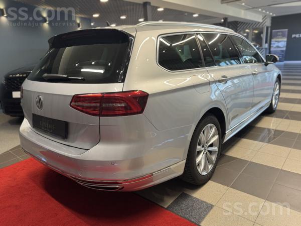 Grey Volkswagen Passat B8 2018 in Riga, with an engine capacity of 2.00 L and mileage of 126 thousand km for 17150 €, photo 5 on AUTOMOTO.COM.LV