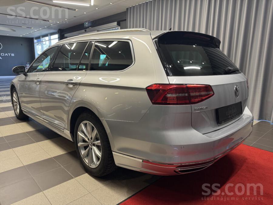 Grey Volkswagen Passat B8 2018 in Riga, with an engine capacity of 2.00 L and mileage of 126 thousand km for 17150 €, photo 7 on AUTOMOTO.COM.LV