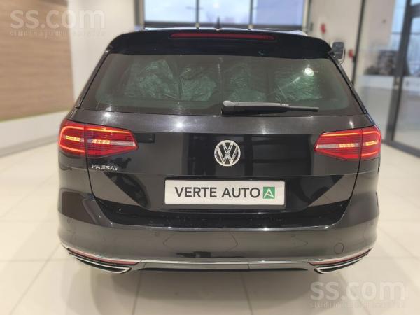 Pelēks Volkswagen Passat B8 2018 Rīga, ar dzinēja tilpumu 2.00 L un nobraukumu 261 tūkst. km par 17000 €, foto 5 vietnē AUTOMOTO.COM.LV