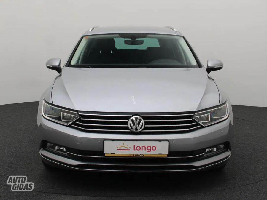 Grey Volkswagen Passat B8 2018 in Vilnius, with an engine capacity of 1.40 L and mileage of 172 thousand km for 12899 €, photo 4 on AUTOMOTO.COM.LV