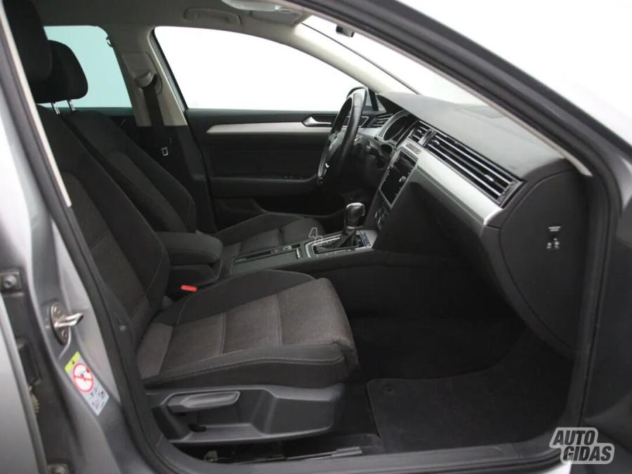 Grey Volkswagen Passat B8 2018 in Vilnius, with an engine capacity of 1.40 L and mileage of 172 thousand km for 12899 €, photo 15 on AUTOMOTO.COM.LV
