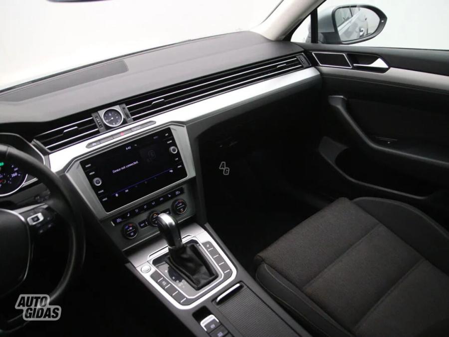 Grey Volkswagen Passat B8 2018 in Vilnius, with an engine capacity of 1.40 L and mileage of 172 thousand km for 12899 €, photo 22 on AUTOMOTO.COM.LV