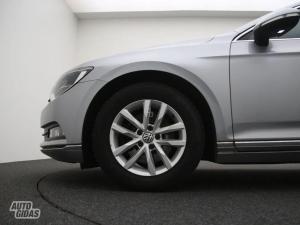 Grey Volkswagen Passat B8 2018 in Vilnius, with an engine capacity of 1.40 L and mileage of 172 thousand km for 12899 €, photo 28 on AUTOMOTO.COM.LV