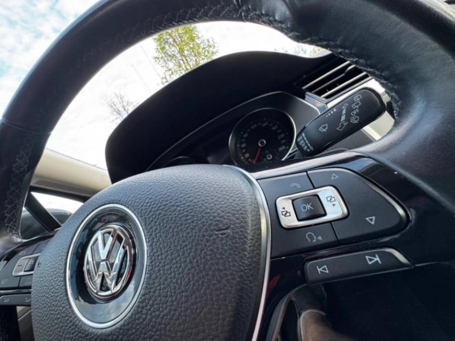 Pelēks Volkswagen Passat B8 2018 Rīga, ar dzinēja tilpumu 2.00 L un nobraukumu 173 tūkst. km par 11499 €, foto 5 vietnē AUTOMOTO.COM.LV