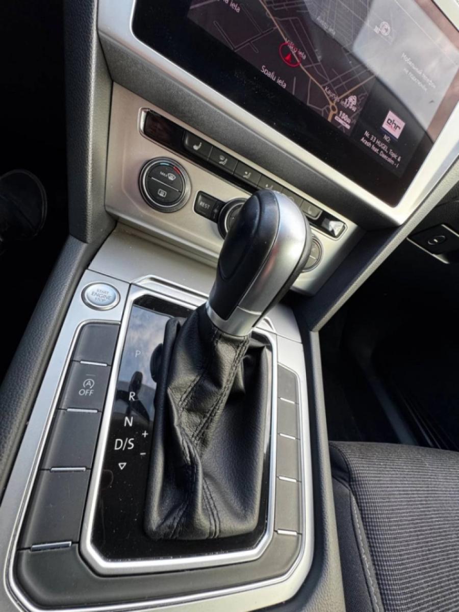 Pelēks Volkswagen Passat B8 2018 Rīga, ar dzinēja tilpumu 2.00 L un nobraukumu 173 tūkst. km par 11499 €, foto 10 vietnē AUTOMOTO.COM.LV