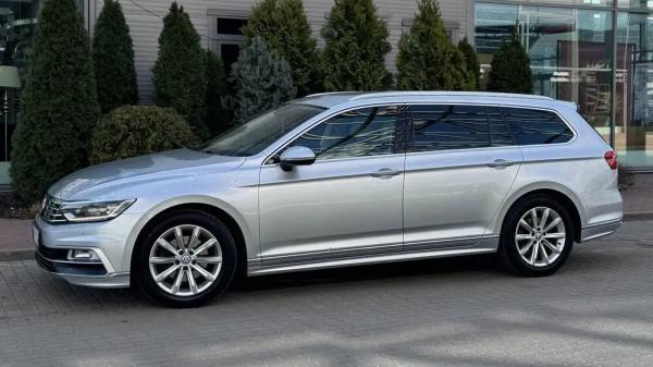 Grey Volkswagen Passat B8 2018 in Riga, with an engine capacity of 2.00 L and mileage of 217 thousand km for 14500 €, photo 3 on AUTOMOTO.COM.LV