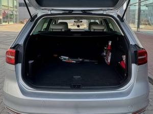 Grey Volkswagen Passat B8 2018 in Riga, with an engine capacity of 2.00 L and mileage of 217 thousand km for 14500 €, photo 10 on AUTOMOTO.COM.LV