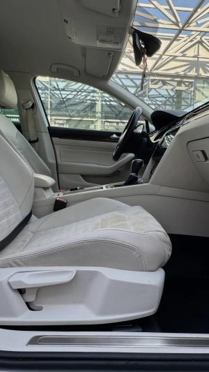 Grey Volkswagen Passat B8 2018 in Riga, with an engine capacity of 2.00 L and mileage of 217 thousand km for 14500 €, photo 15 on AUTOMOTO.COM.LV