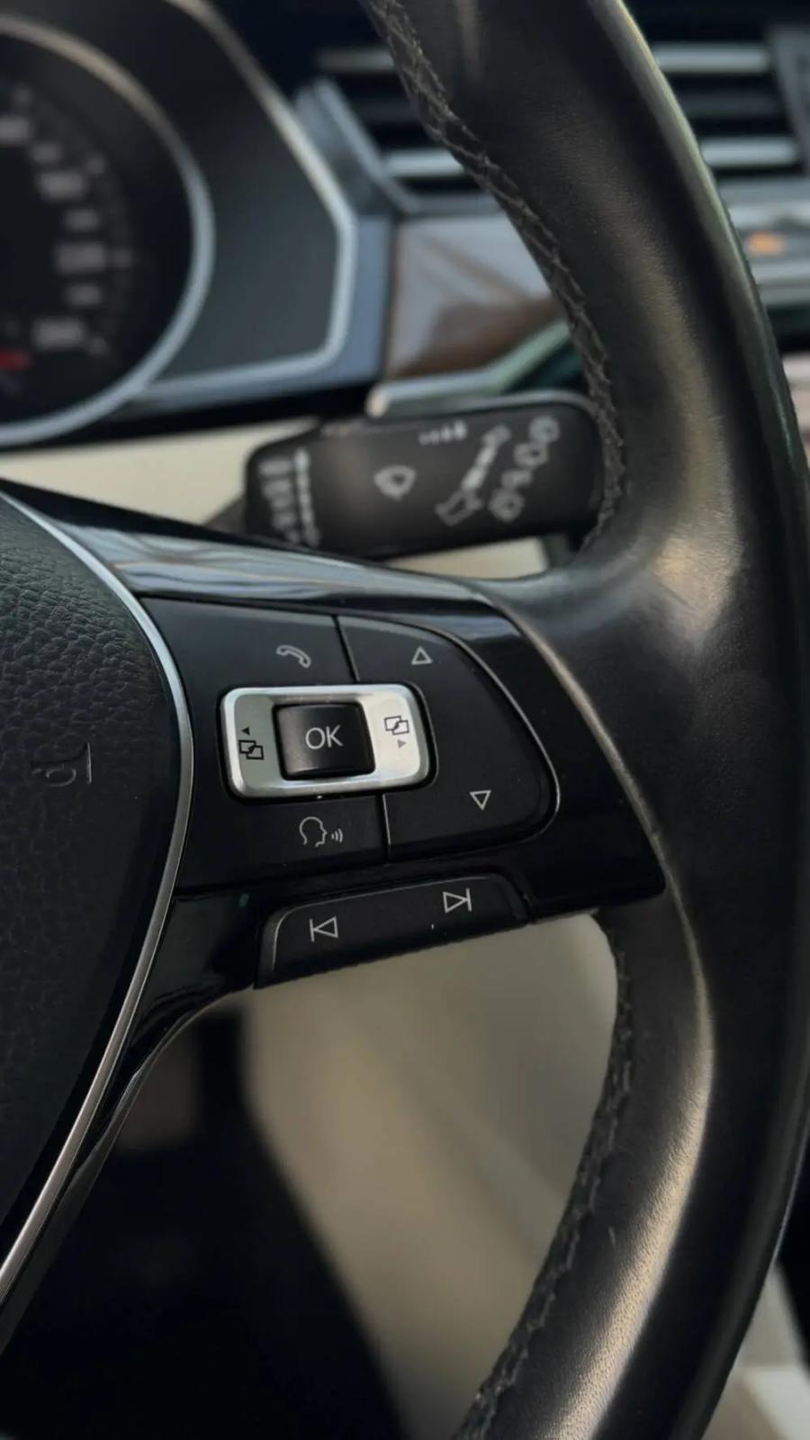 Grey Volkswagen Passat B8 2018 in Riga, with an engine capacity of 2.00 L and mileage of 217 thousand km for 14500 €, photo 20 on AUTOMOTO.COM.LV