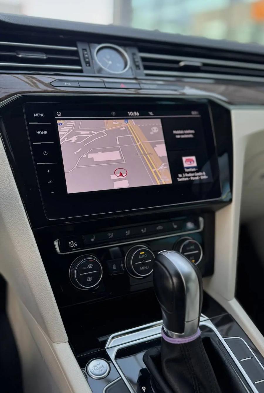 Grey Volkswagen Passat B8 2018 in Riga, with an engine capacity of 2.00 L and mileage of 217 thousand km for 14500 €, photo 22 on AUTOMOTO.COM.LV