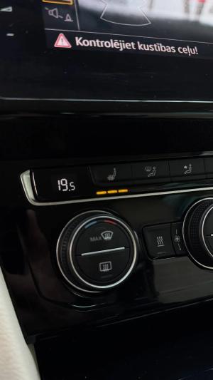 Grey Volkswagen Passat B8 2018 in Riga, with an engine capacity of 2.00 L and mileage of 217 thousand km for 14500 €, photo 24 on AUTOMOTO.COM.LV