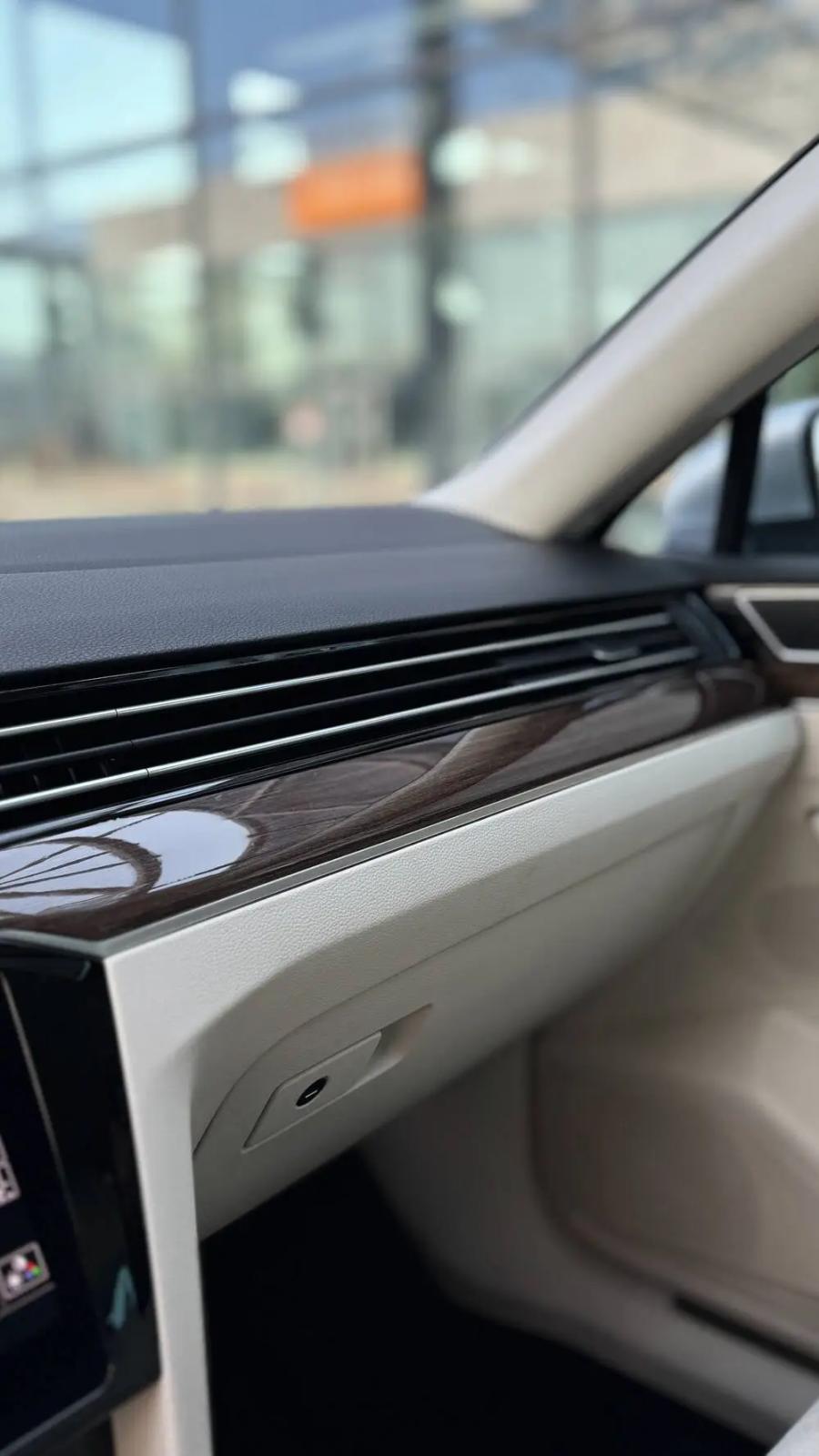 Grey Volkswagen Passat B8 2018 in Riga, with an engine capacity of 2.00 L and mileage of 217 thousand km for 14500 €, photo 28 on AUTOMOTO.COM.LV