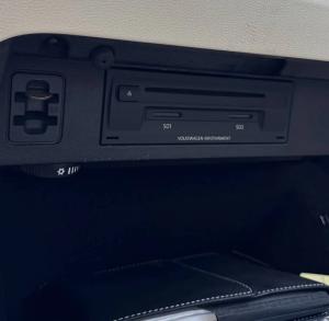 Grey Volkswagen Passat B8 2018 in Riga, with an engine capacity of 2.00 L and mileage of 217 thousand km for 14500 €, photo 29 on AUTOMOTO.COM.LV