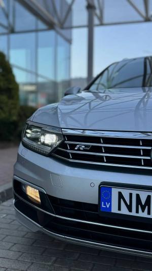 Grey Volkswagen Passat B8 2018 in Riga, with an engine capacity of 2.00 L and mileage of 217 thousand km for 14500 €, photo 31 on AUTOMOTO.COM.LV
