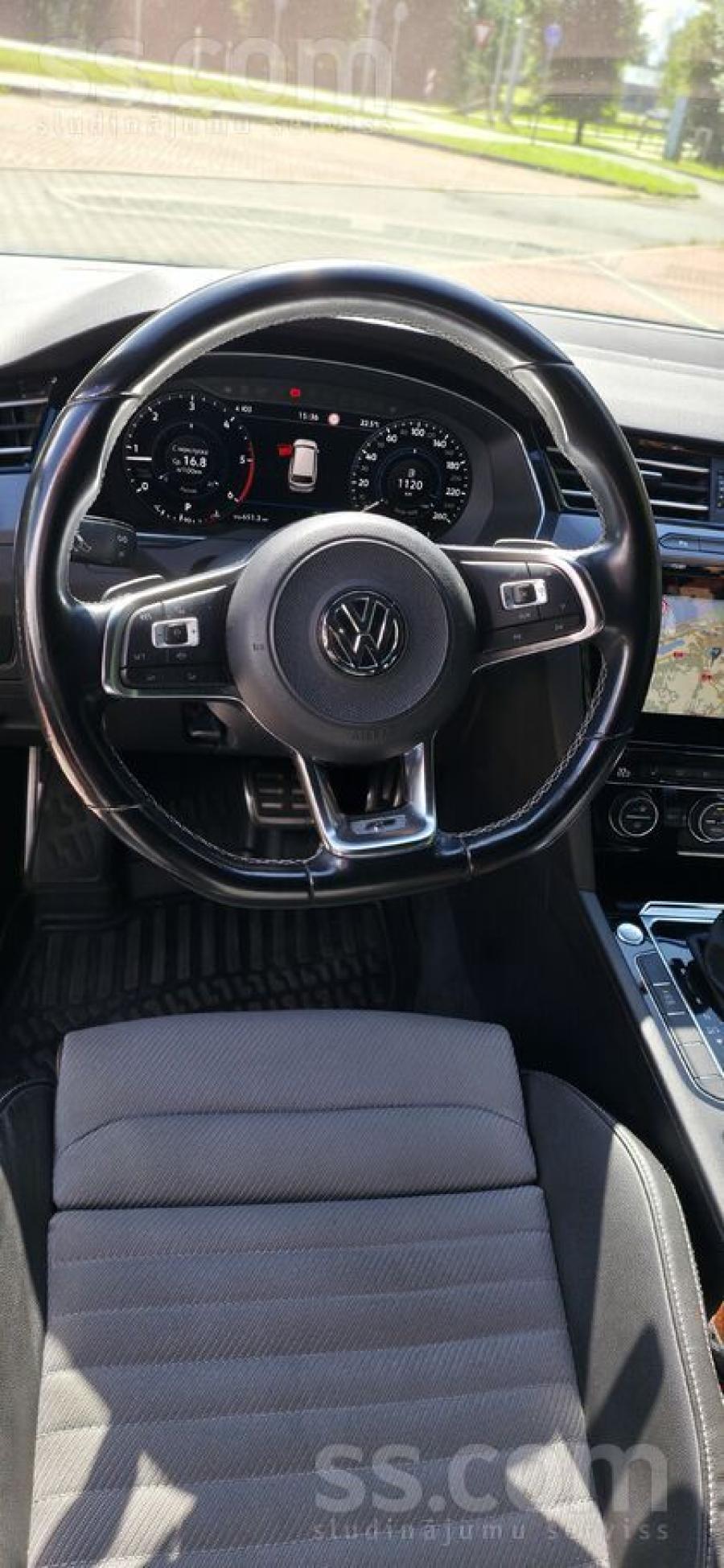 Grey Volkswagen Passat B8 2018 in Riga, with an engine capacity of 2.00 L and mileage of 196 thousand km for 14300 €, photo 10 on AUTOMOTO.COM.LV