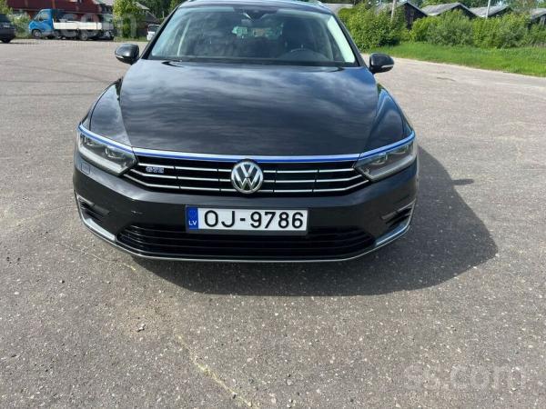 Grey Volkswagen Passat B8 2018 in Riga, with an engine capacity of 1.40 L and mileage of 185 thousand km for 12900 €, photo 7 on AUTOMOTO.COM.LV