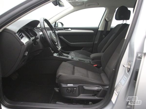 Grey Volkswagen Passat B8 2019 in Vilnius, with an engine capacity of 2.00 L and mileage of 219 thousand km for 13399 €, photo 4 on AUTOMOTO.COM.LV