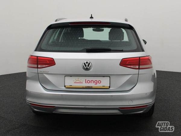 Grey Volkswagen Passat B8 2019 in Vilnius, with an engine capacity of 2.00 L and mileage of 219 thousand km for 13399 €, photo 5 on AUTOMOTO.COM.LV