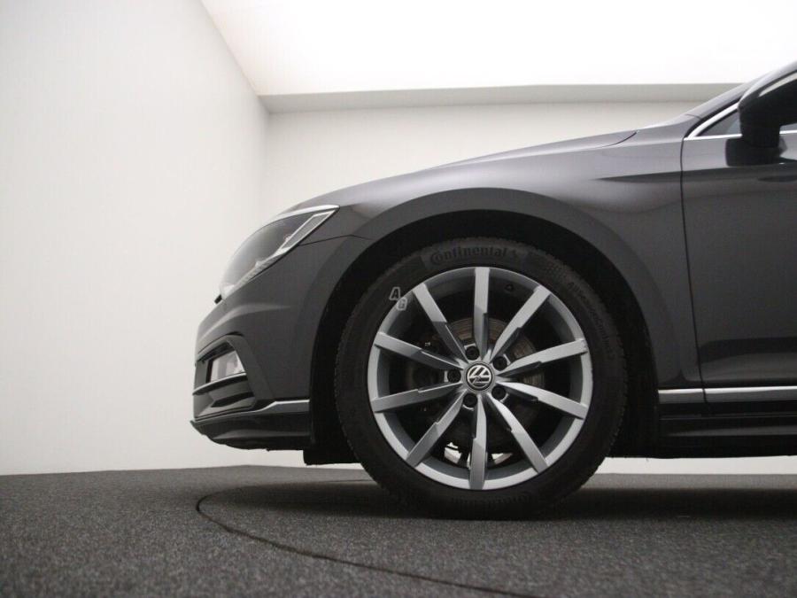 Grey Volkswagen Passat B8 2019 in Vilnius, with an engine capacity of 1.50 L and mileage of 191 thousand km for 15599 €, photo 28 on AUTOMOTO.COM.LV