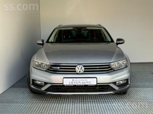 Grey Volkswagen Passat B8 2019 in Riga, with an engine capacity of 2.00 L and mileage of 214 thousand km for 13590 €, photo 3 on AUTOMOTO.COM.LV