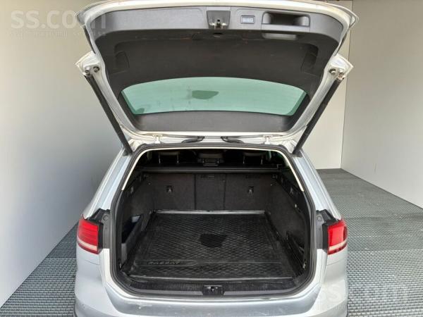 Grey Volkswagen Passat B8 2019 in Riga, with an engine capacity of 2.00 L and mileage of 214 thousand km for 13590 €, photo 5 on AUTOMOTO.COM.LV
