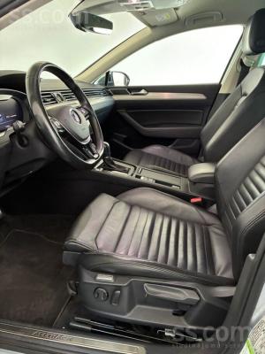 Grey Volkswagen Passat B8 2019 in Riga, with an engine capacity of 2.00 L and mileage of 214 thousand km for 13590 €, photo 8 on AUTOMOTO.COM.LV