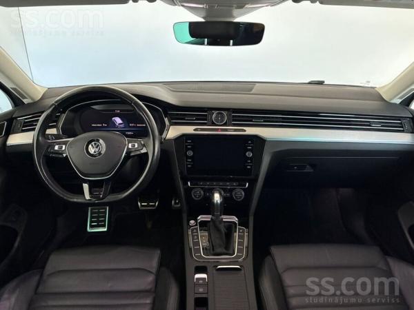Grey Volkswagen Passat B8 2019 in Riga, with an engine capacity of 2.00 L and mileage of 214 thousand km for 13590 €, photo 9 on AUTOMOTO.COM.LV