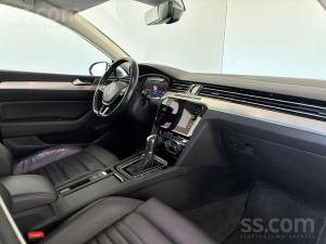 Grey Volkswagen Passat B8 2019 in Riga, with an engine capacity of 2.00 L and mileage of 214 thousand km for 13590 €, photo 17 on AUTOMOTO.COM.LV