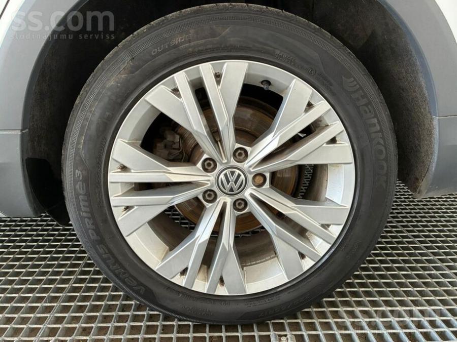 Grey Volkswagen Passat B8 2019 in Riga, with an engine capacity of 2.00 L and mileage of 214 thousand km for 13590 €, photo 21 on AUTOMOTO.COM.LV