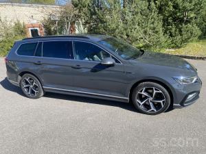 Grey Volkswagen Passat B8 2019 in Tukums, with an engine capacity of 1.60 L and mileage of 245 thousand km for 12700 €, photo 5 on AUTOMOTO.COM.LV