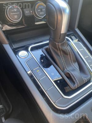 Grey Volkswagen Passat B8 2019 in Tukums, with an engine capacity of 1.60 L and mileage of 245 thousand km for 12700 €, photo 13 on AUTOMOTO.COM.LV