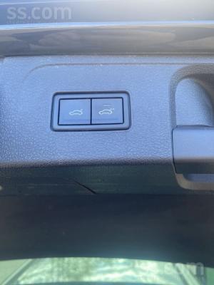 Grey Volkswagen Passat B8 2019 in Tukums, with an engine capacity of 1.60 L and mileage of 245 thousand km for 12700 €, photo 19 on AUTOMOTO.COM.LV