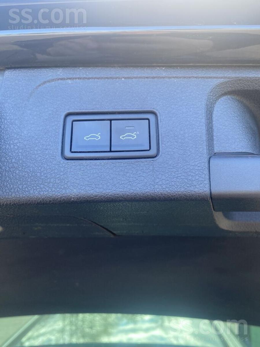 Grey Volkswagen Passat B8 2019 in Tukums, with an engine capacity of 1.60 L and mileage of 245 thousand km for 12700 €, photo 19 on AUTOMOTO.COM.LV