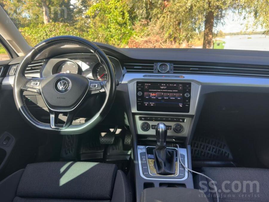Grey Volkswagen Passat B8 2019 in Riga, with an engine capacity of 2.00 L and mileage of 274 thousand km for 10350 €, photo 4 on AUTOMOTO.COM.LV