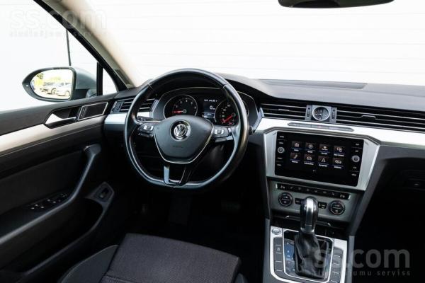 Grey Volkswagen Passat B8 2019 in Riga, with an engine capacity of 1.50 L and mileage of 115 thousand km for 13950 €, photo 9 on AUTOMOTO.COM.LV