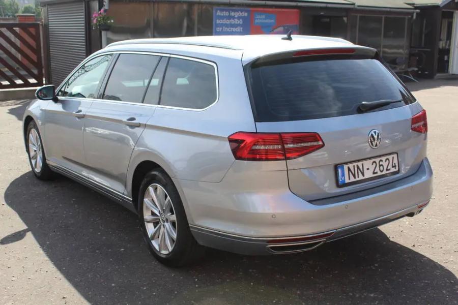 Grey Volkswagen Passat B8 2019 in Liepaja, with an engine capacity of 2.00 L and mileage of 255 thousand km for 14500 €, photo 4 on AUTOMOTO.COM.LV