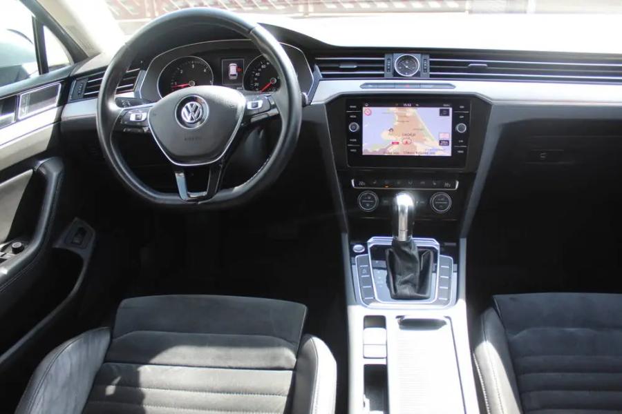 Grey Volkswagen Passat B8 2019 in Liepaja, with an engine capacity of 2.00 L and mileage of 255 thousand km for 14500 €, photo 13 on AUTOMOTO.COM.LV