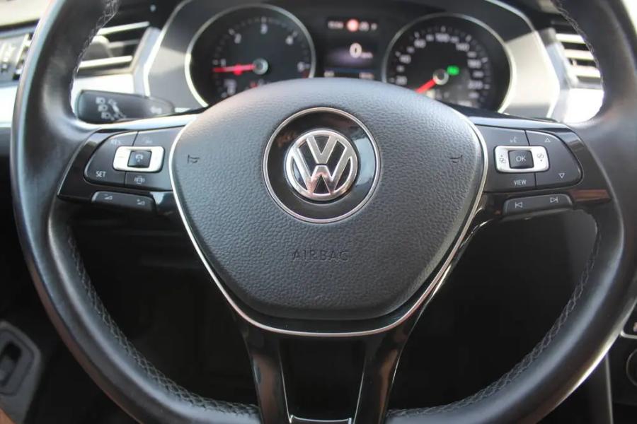 Grey Volkswagen Passat B8 2019 in Liepaja, with an engine capacity of 2.00 L and mileage of 255 thousand km for 14500 €, photo 16 on AUTOMOTO.COM.LV