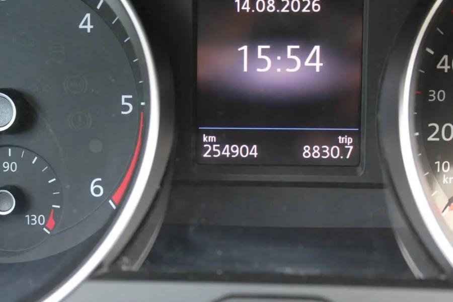 Grey Volkswagen Passat B8 2019 in Liepaja, with an engine capacity of 2.00 L and mileage of 255 thousand km for 14500 €, photo 17 on AUTOMOTO.COM.LV