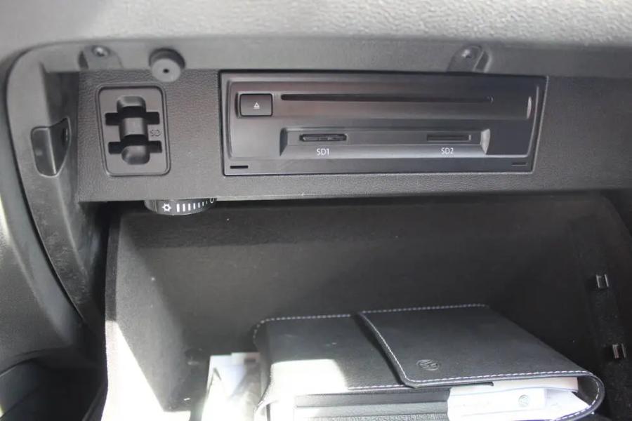 Grey Volkswagen Passat B8 2019 in Liepaja, with an engine capacity of 2.00 L and mileage of 255 thousand km for 14500 €, photo 18 on AUTOMOTO.COM.LV